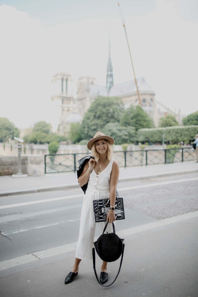 All white L'instant Flo
