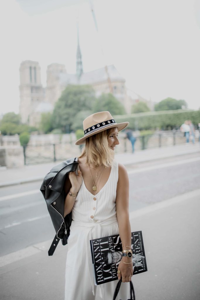 All white L'instant Flo